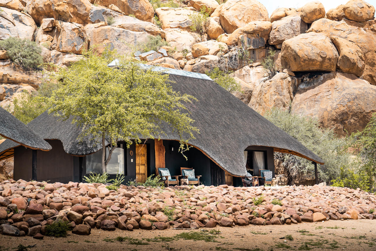 Ai Aiba Rock Painting Lodge, Damaraland | Cedarberg Africa